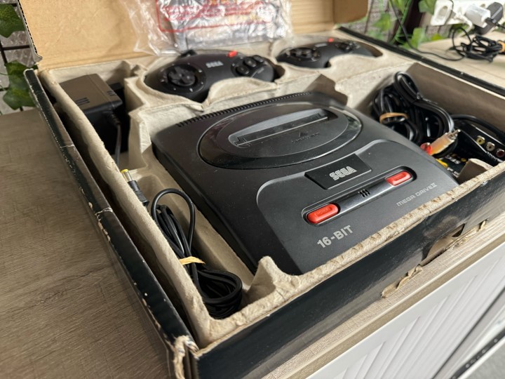 Sega Mega Drive II Console [Complete]